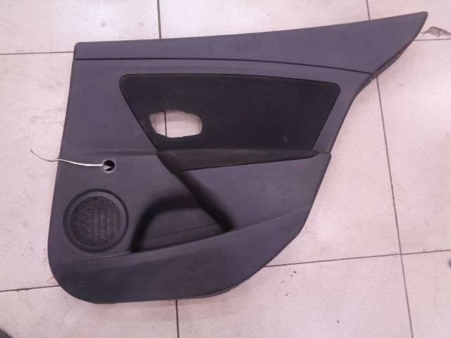 Обшивка двери задней правой от Renault Fluence 2010-2017