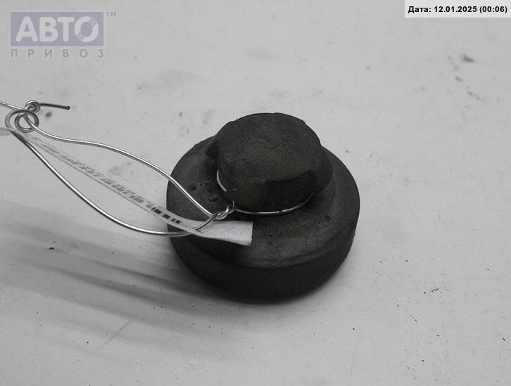 Кронштейн радиатора Volkswagen Passat B5+ (GP)