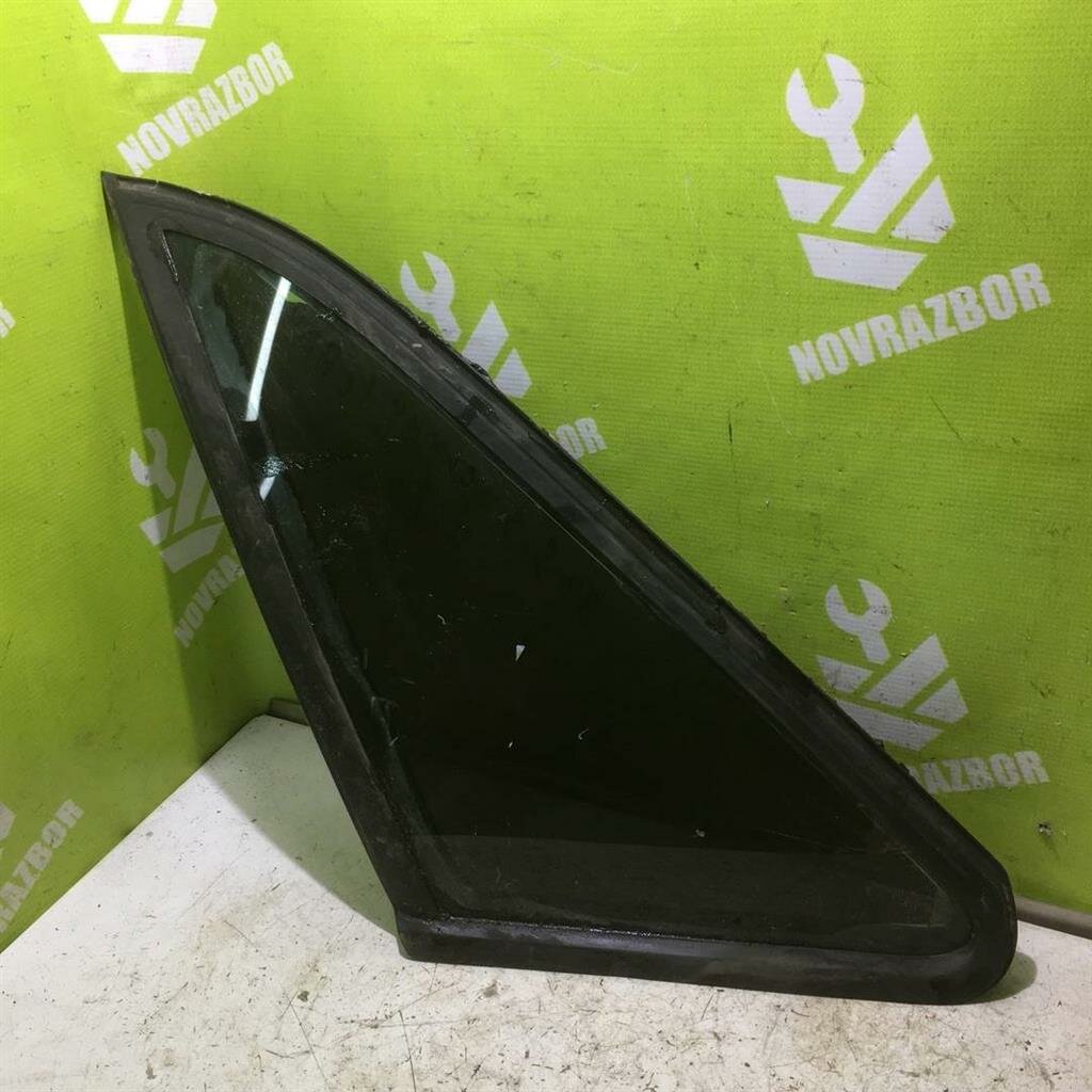 Стекло кузовное глухое левое VW Passat B3 1988-1993