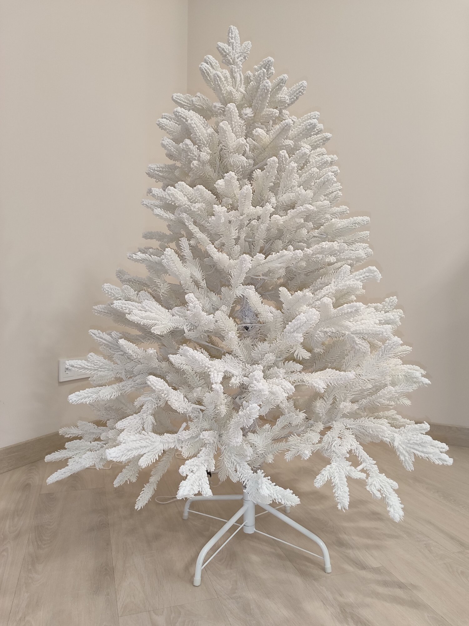 Елка литая белая заснеженная, 120см