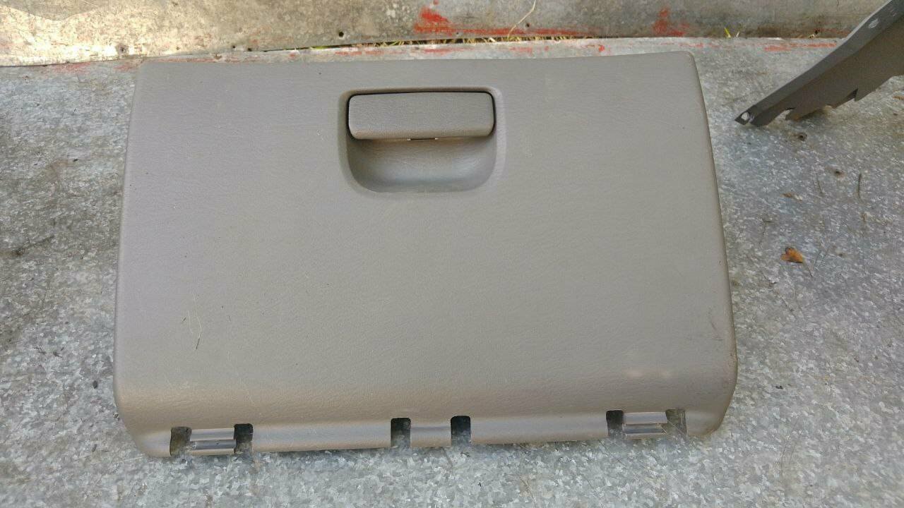 Бардачок Dodge Caravan 4 (2000 - 2007)