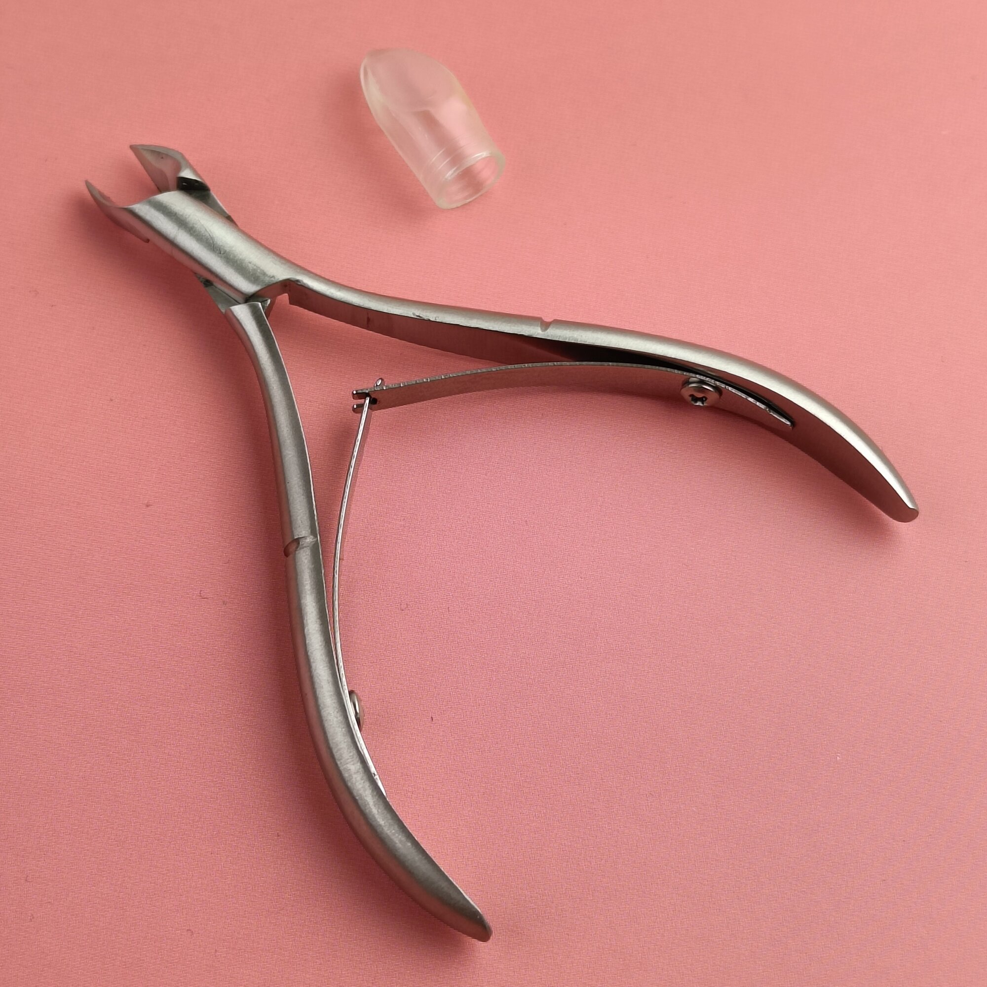 Кусачки для маникюра Lilit, заточенные, серебро