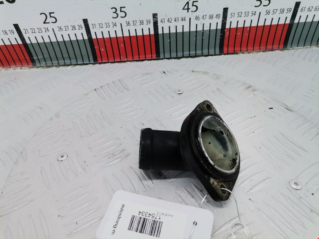 Корпус термостата Audi 80 B4 048121121B арт. 1754334