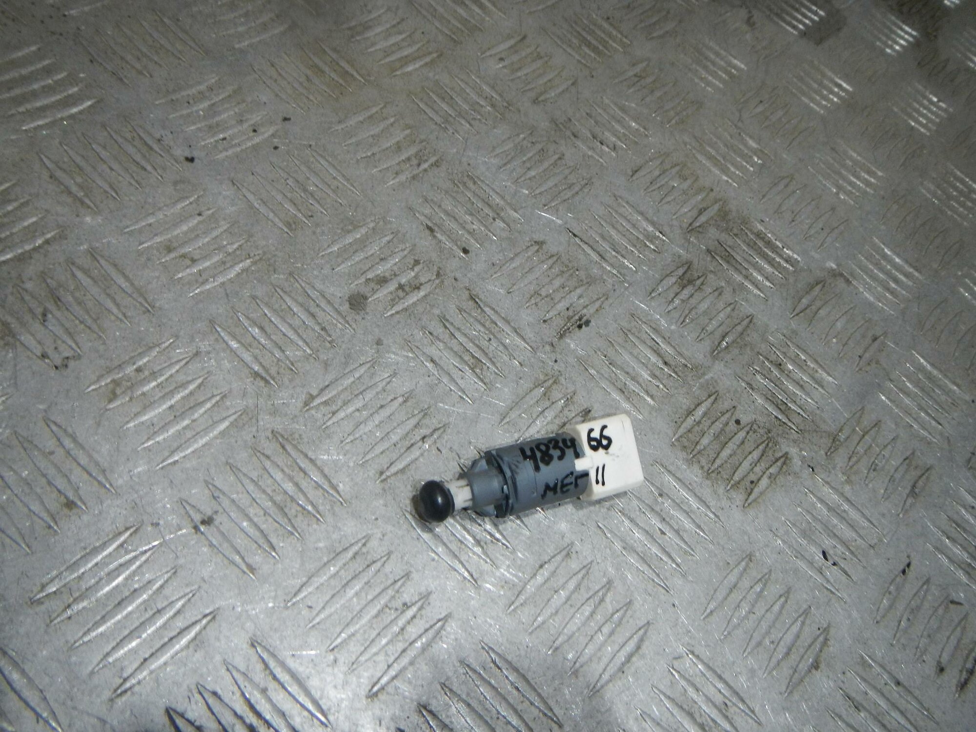 Б/У Датчик включения стопсигнала, Renault (Рено)-MEGANE II (02-09) RENAULT MEGANE II (02-09) Без видимых повреждений. 48...