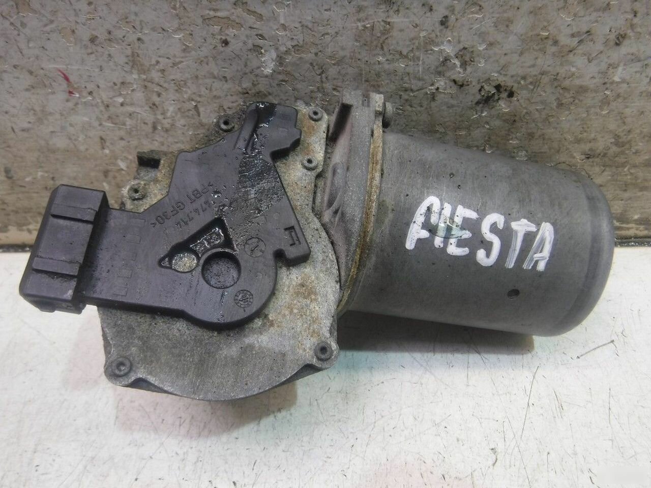 Моторчик стеклоочистителя передний Ford Fiesta Mk4 (1995—1999) 1008772