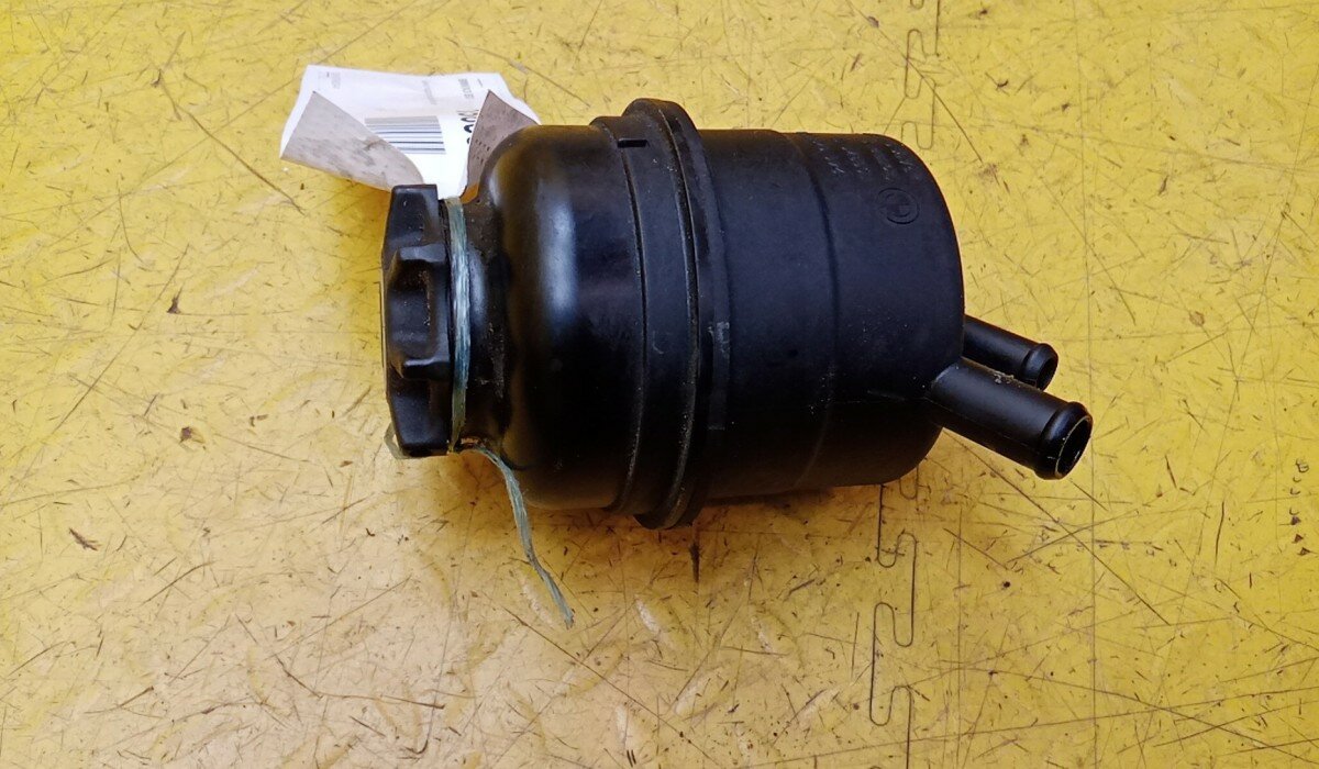 Бачок гидроусилителя X3 E83 BMW 32416768094