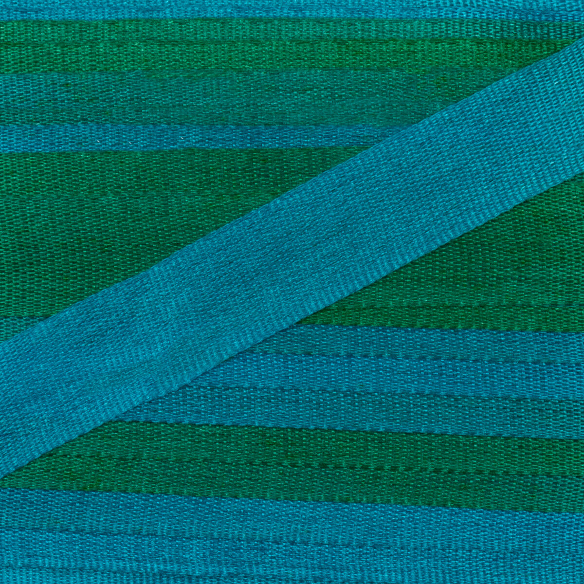 "Gamma" шелковая SRM-7 фасовка 0.2 - 7 мм 9.1 м ± 0.5 м M110 бирюзовый/зеленый