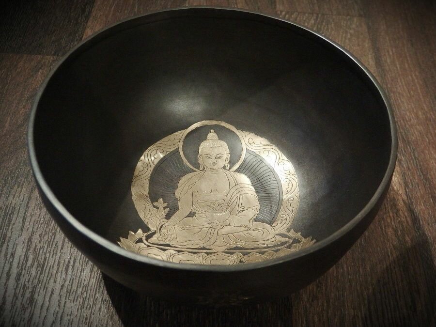 Кованая поющая чаша Buddha Black SVS ( 23 см, нота: Ре #, 155 Гц )