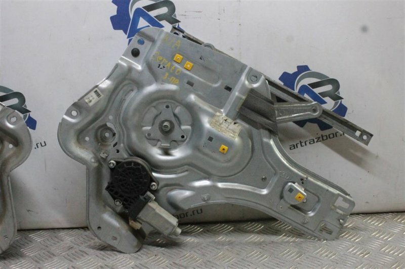 Б/У Стеклоподъемник электр. задний правый Kia Cerato 1 / Киа Церато 1 1.6 G4FC 122Л.С. 2007