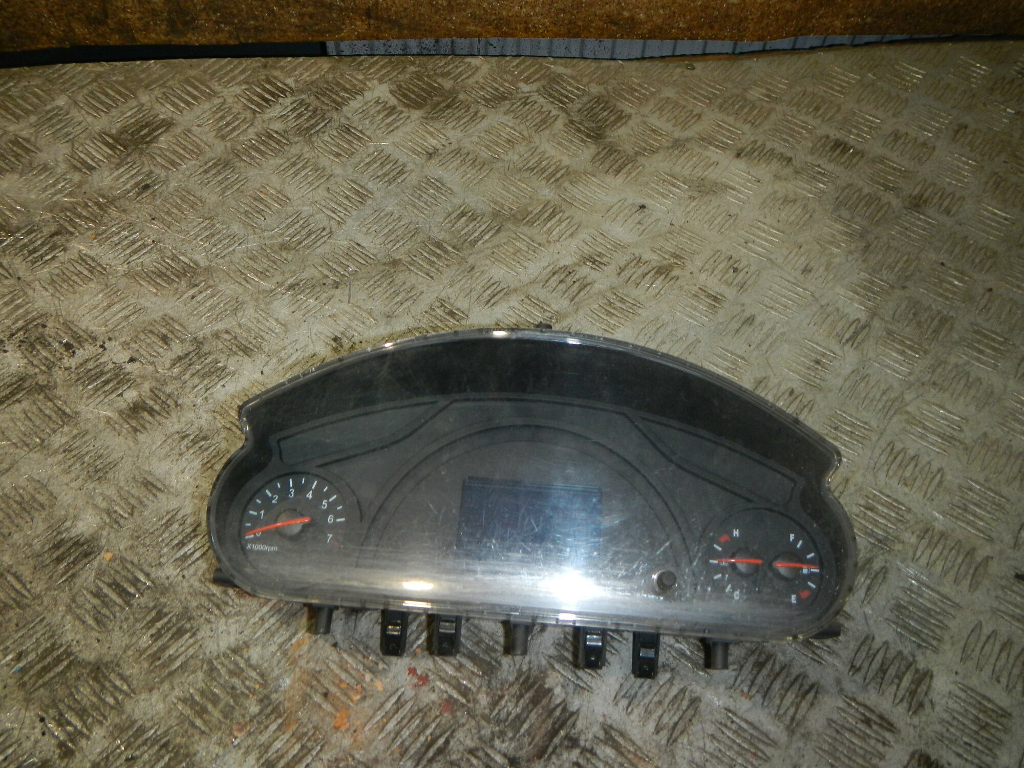 Б/У Панель приборов, Chery (Чери)-INDIS (11-15) Chery INDIS (11-15) Роботизированная КПП. Потертости на стекле. 534119 CH...