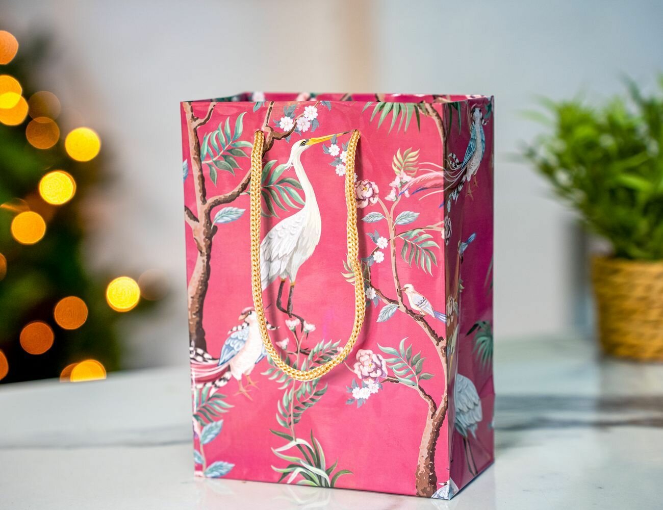 Подарочный пакет райские птицы медиум, бумага, тёмно-розовый, 23х18 см, Koopman International APF478010-4