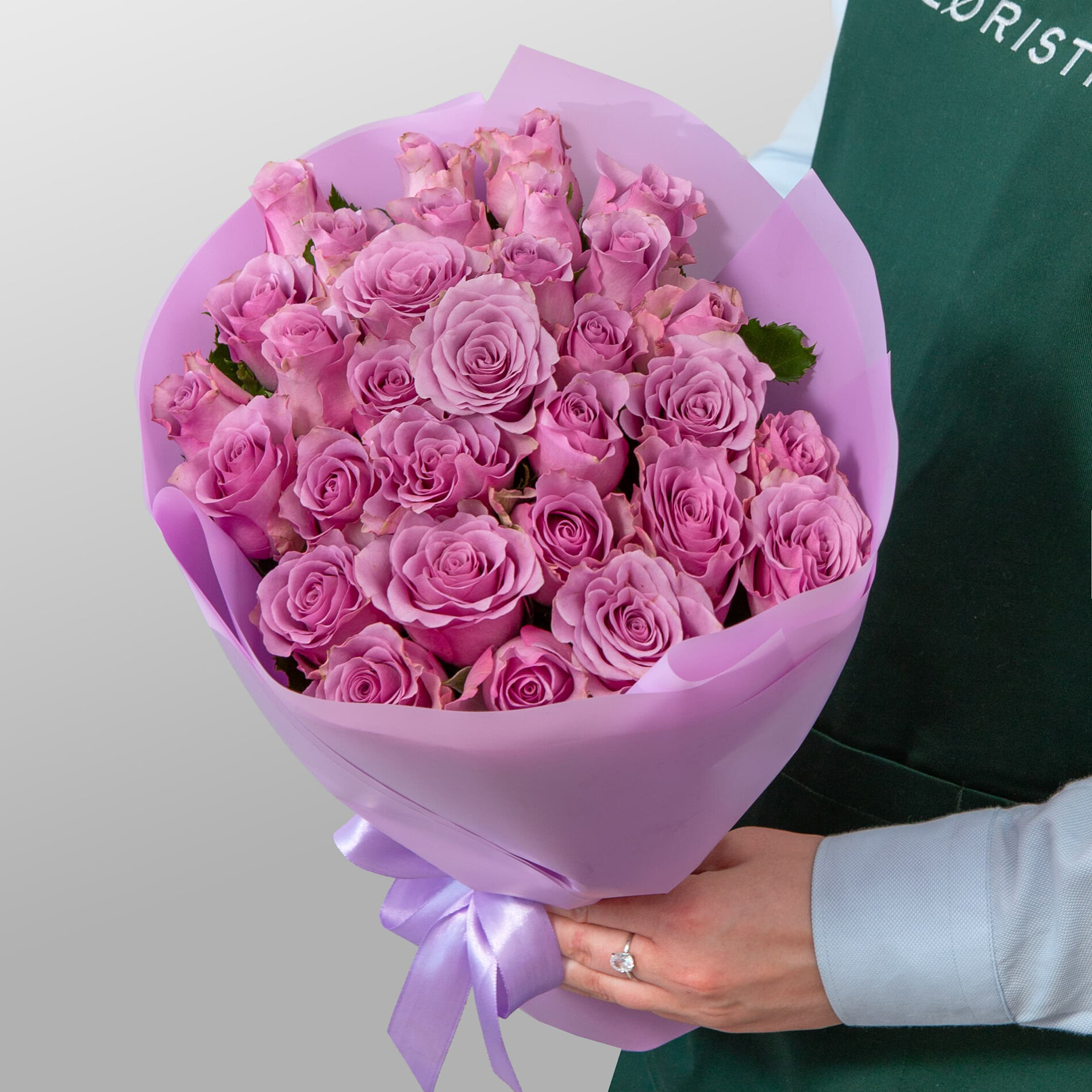 Букет сиреневых Роз Кения 31 шт Лиловая акварель