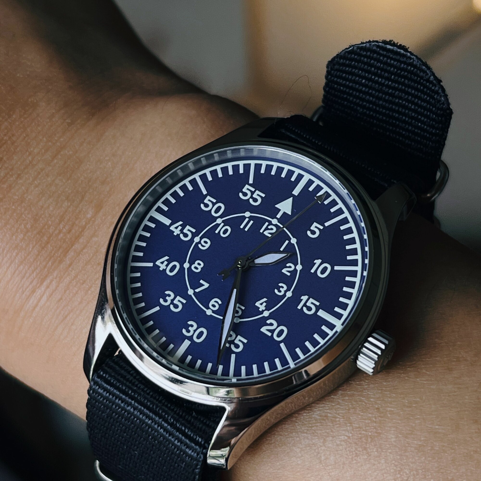 Часы, сапфировые зеркала, титановый металл, ночной свет