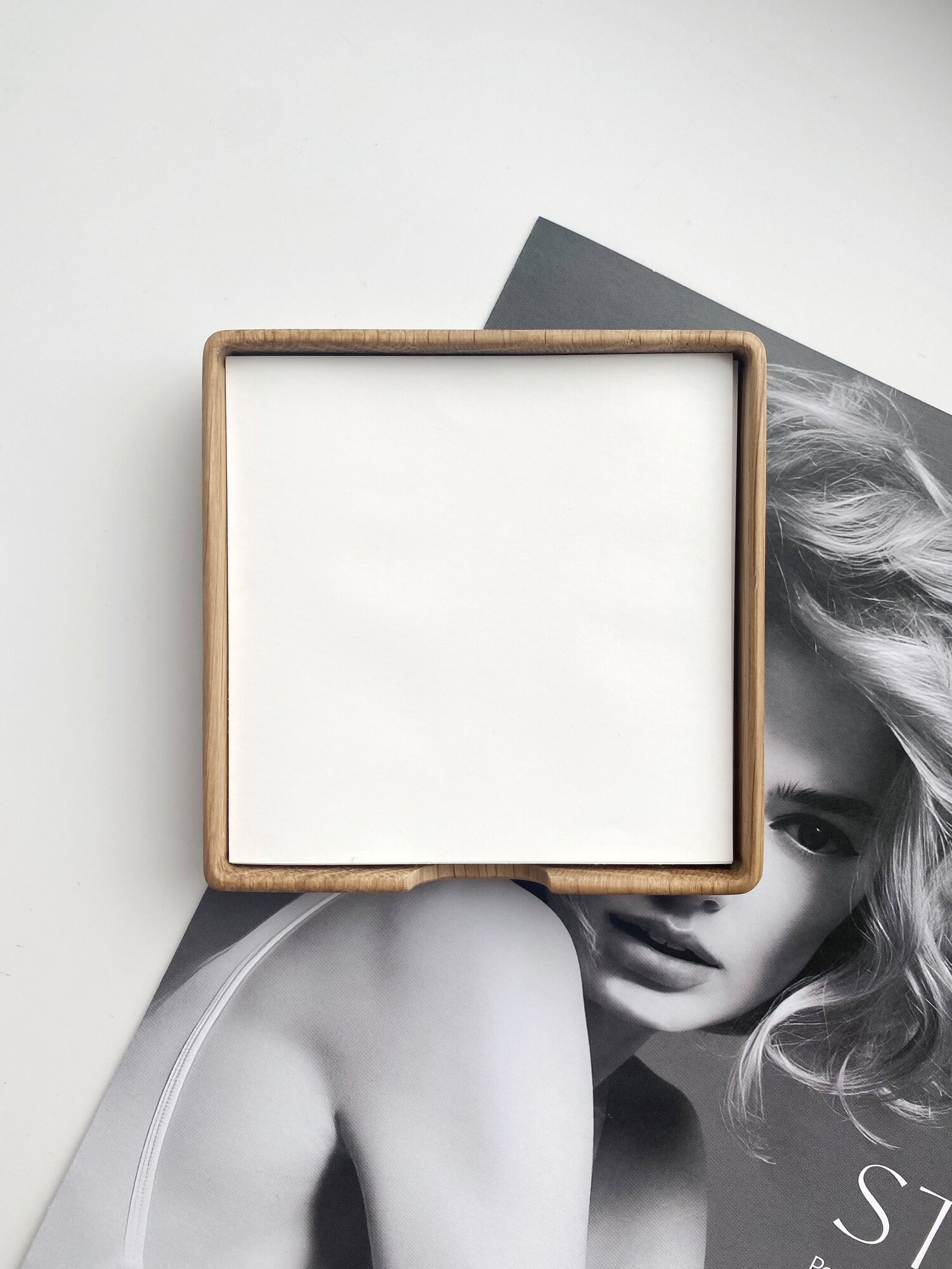 Органайзер подставка лоток ECLI для заметок и канцелярии, размер 9,5х9,5см, дуб