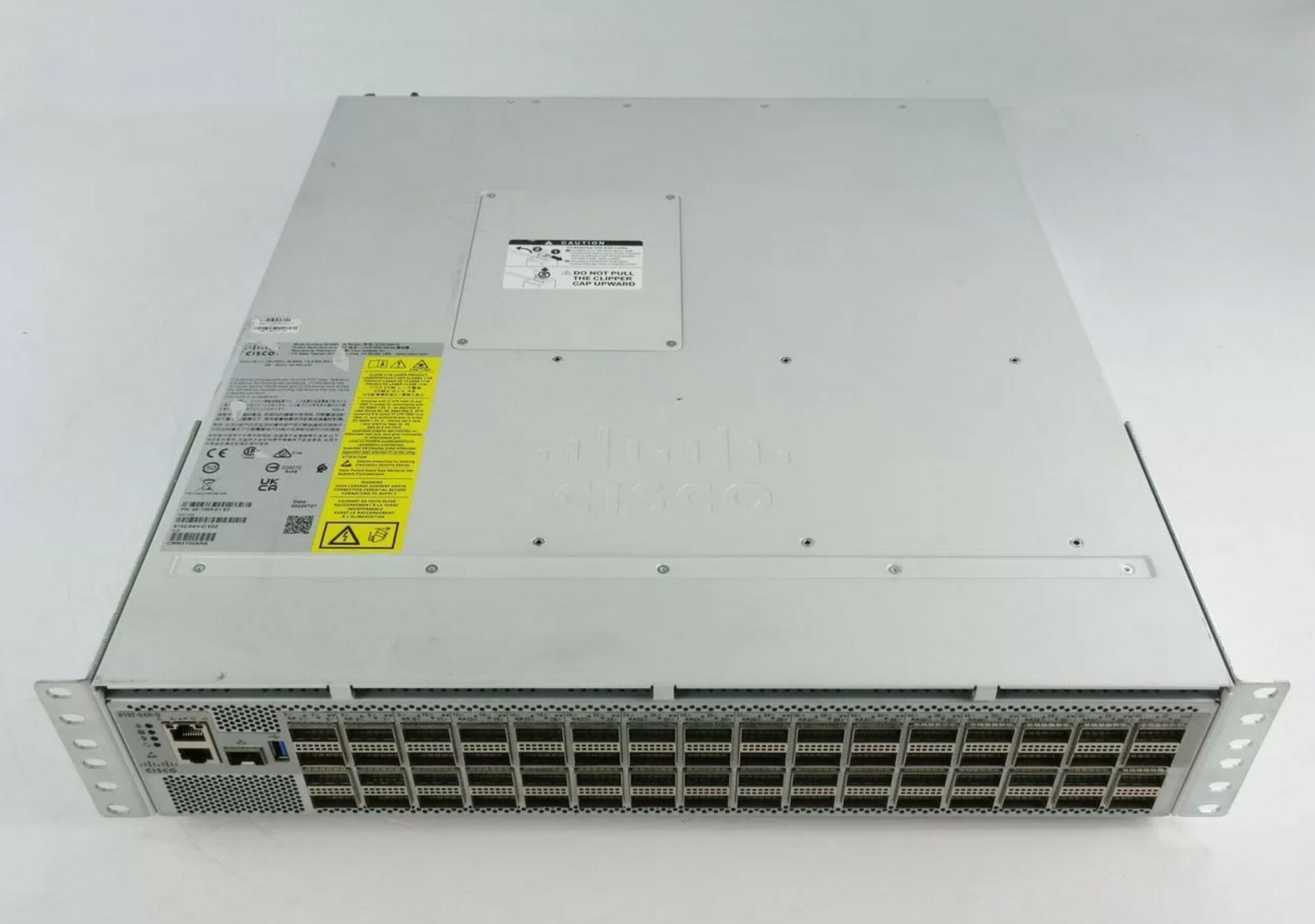 Маршрутизатор Cisco 8102-64H-O Пропускная способность: до 6,4 Тбит/с