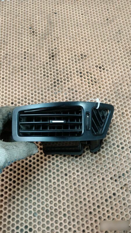 Дефлектор воздушный передний левый Kia Ceed ED Б/У с пробегом