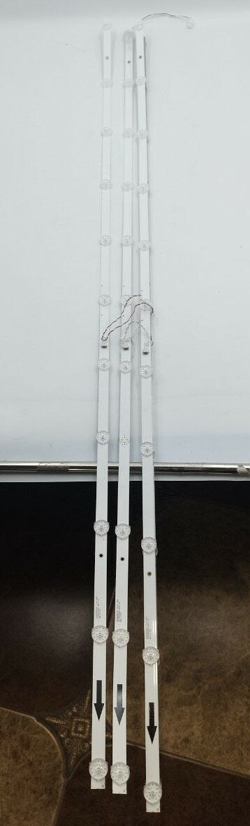 Подсветка для телевизора Яндекс ТВ Станция Бейсик с Алисой на YaGPT 55“ 4K UHD, LED 2