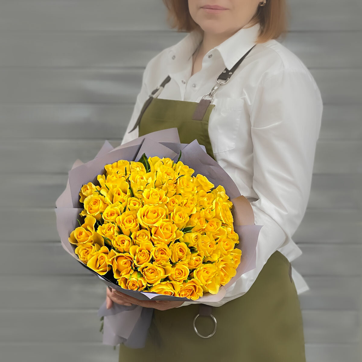 Монобукет Букет Маркет "Желтые розы", 75 роз, упаковка Кения, 40см, оберточная бумага