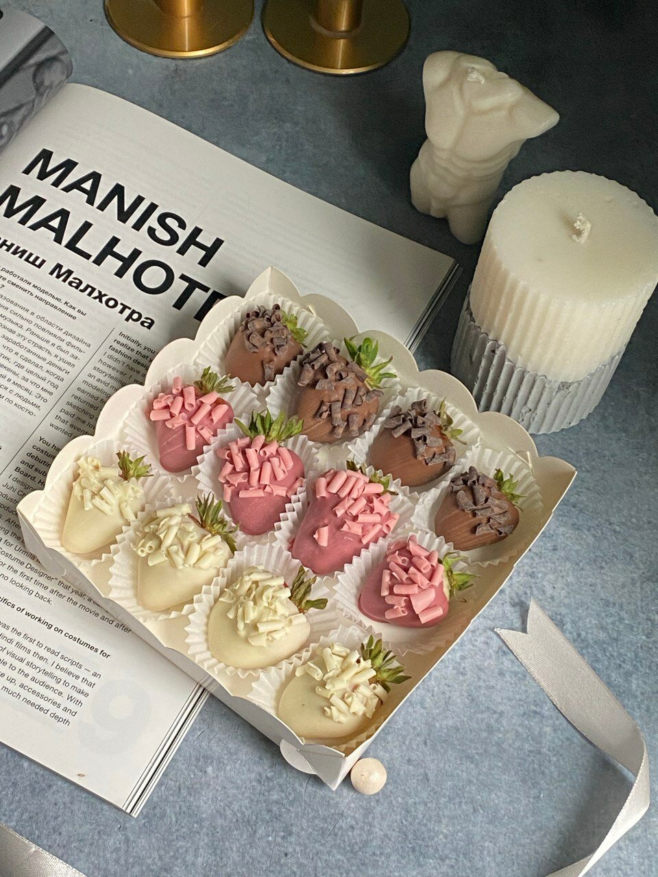 Подарочный набор Клубника в шоколаде ассорти Подарок близким Подарок учителю (9-12 ягод)