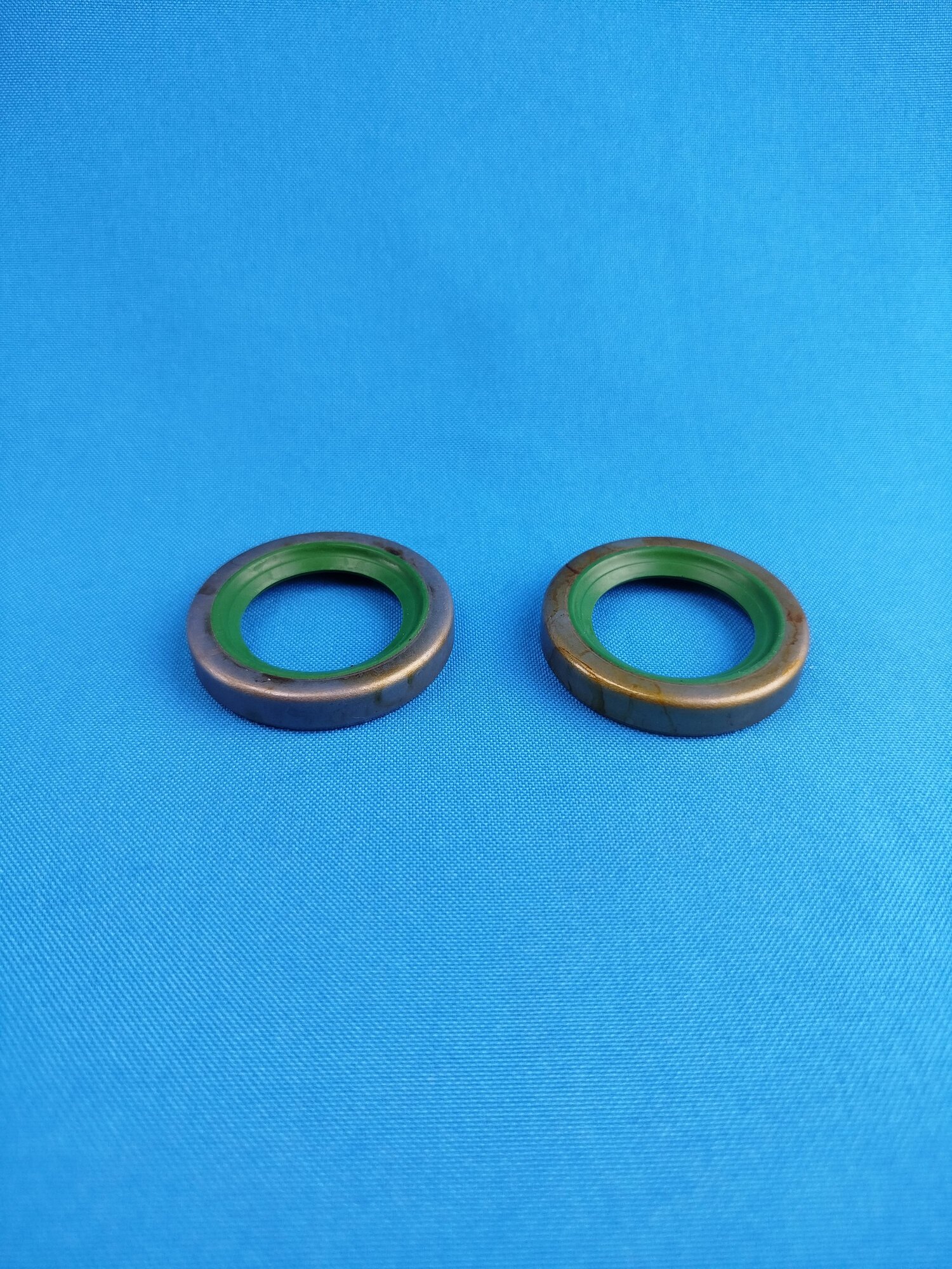 Сальники полуоси "TRIALLI" для автомобилей ВАЗ 2101-07, Нива, Шевроле-Нива (к-т)