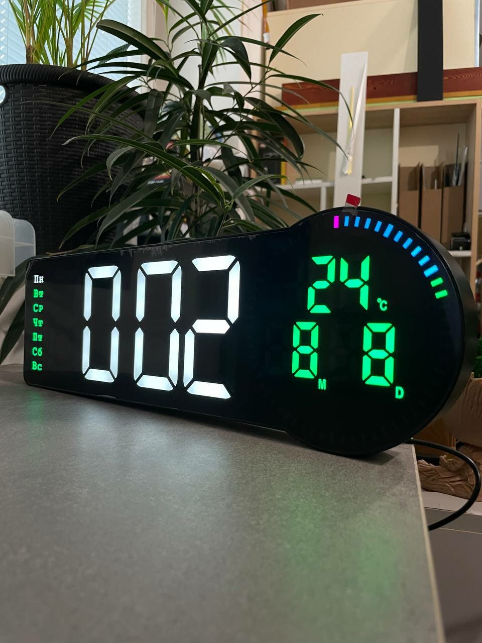 Часы настенные электронные интерьерные лофт