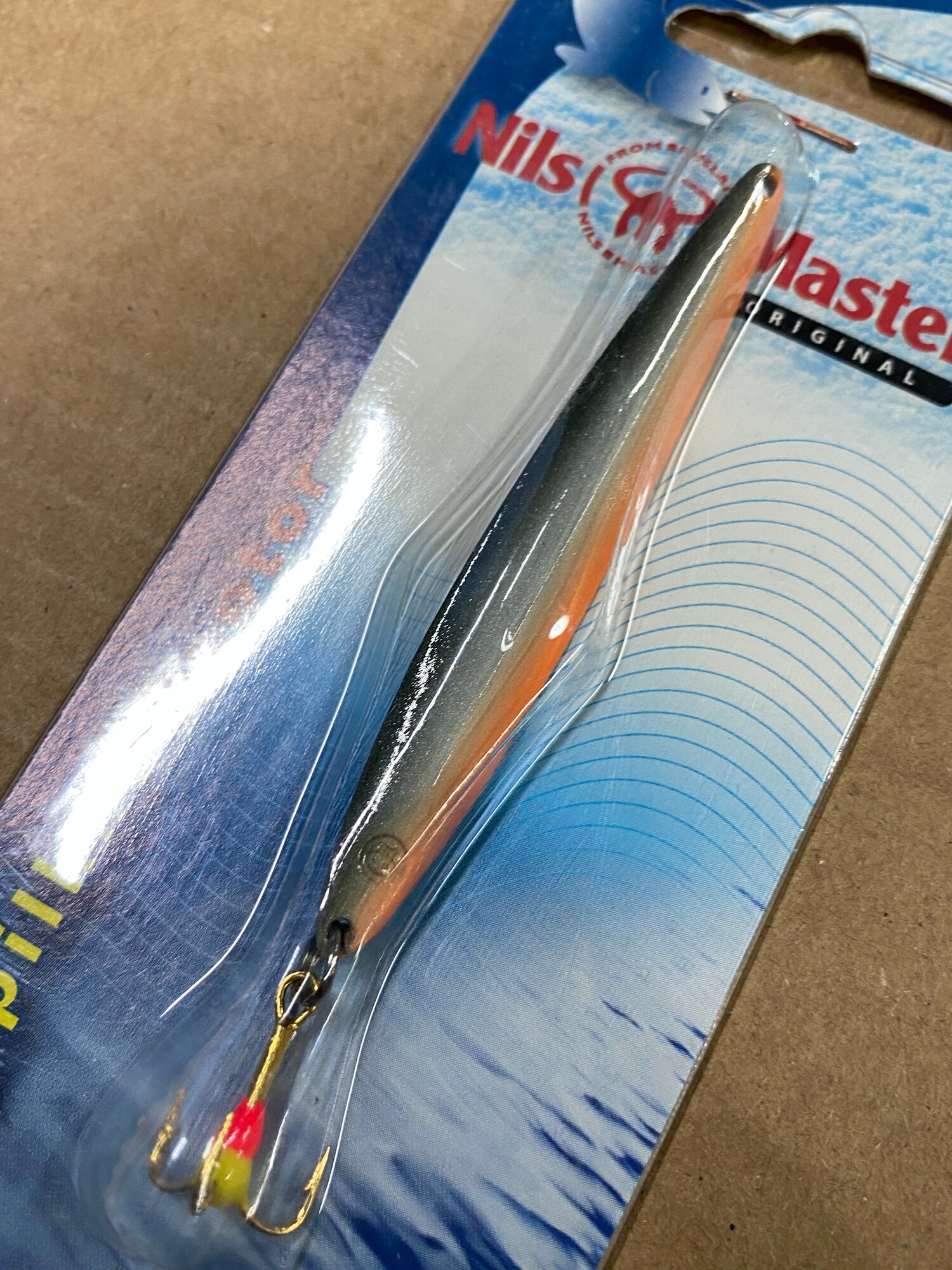 Блесна Nils Master Raptor 75мм 12гр цвет 088 H8 (светится в темноте)