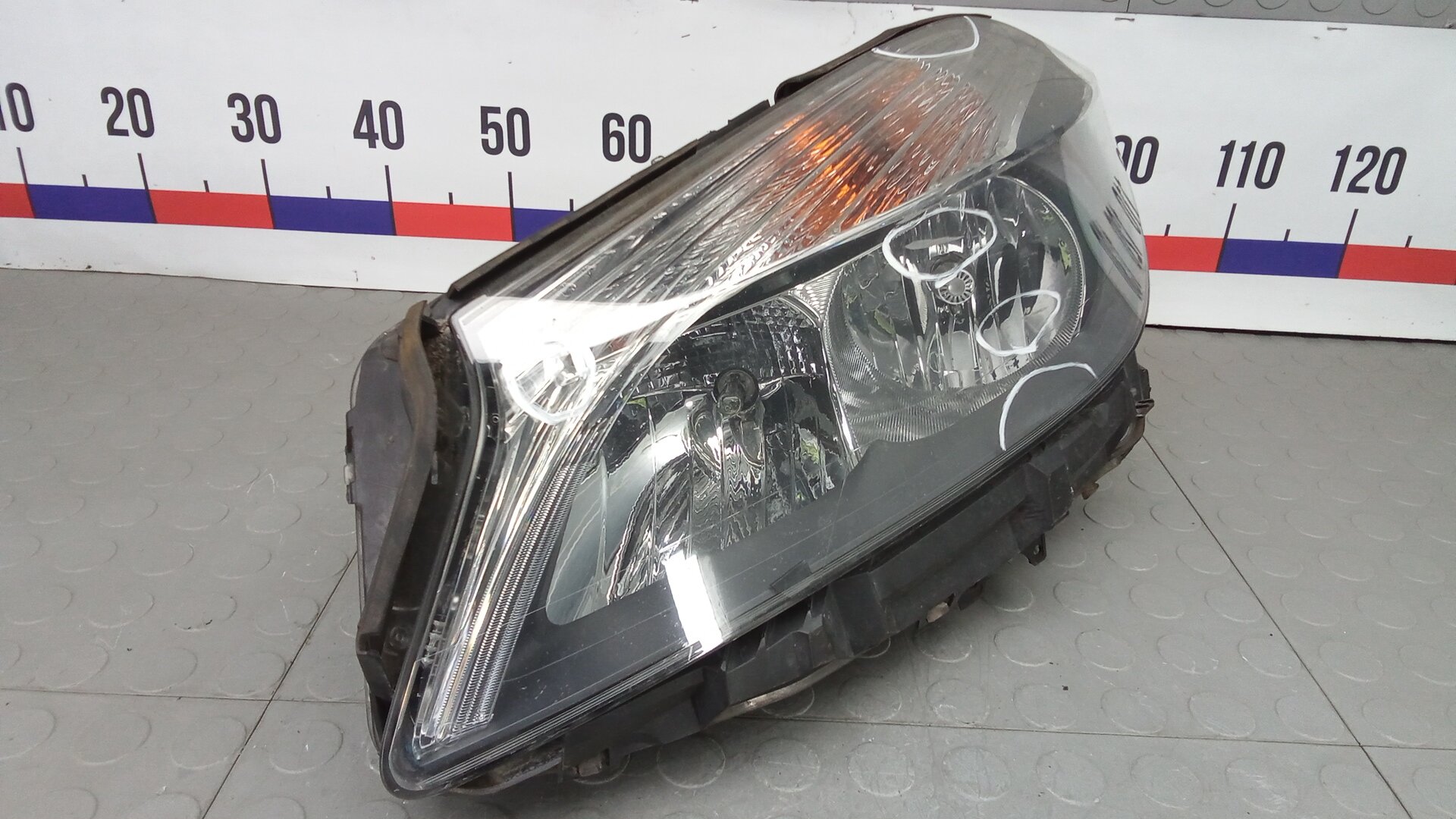 Фара левая MERCEDES BENZ A-CLASS W176