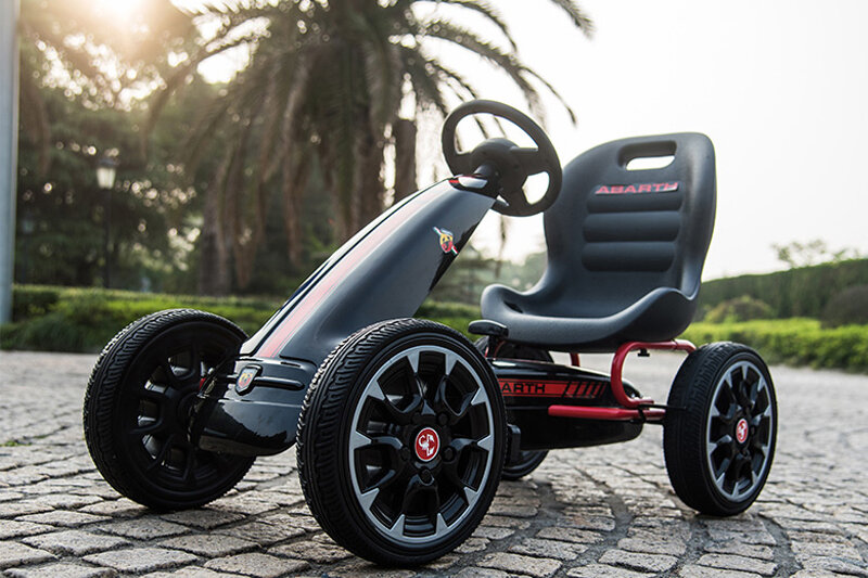 Детский веломобиль Abarth черный