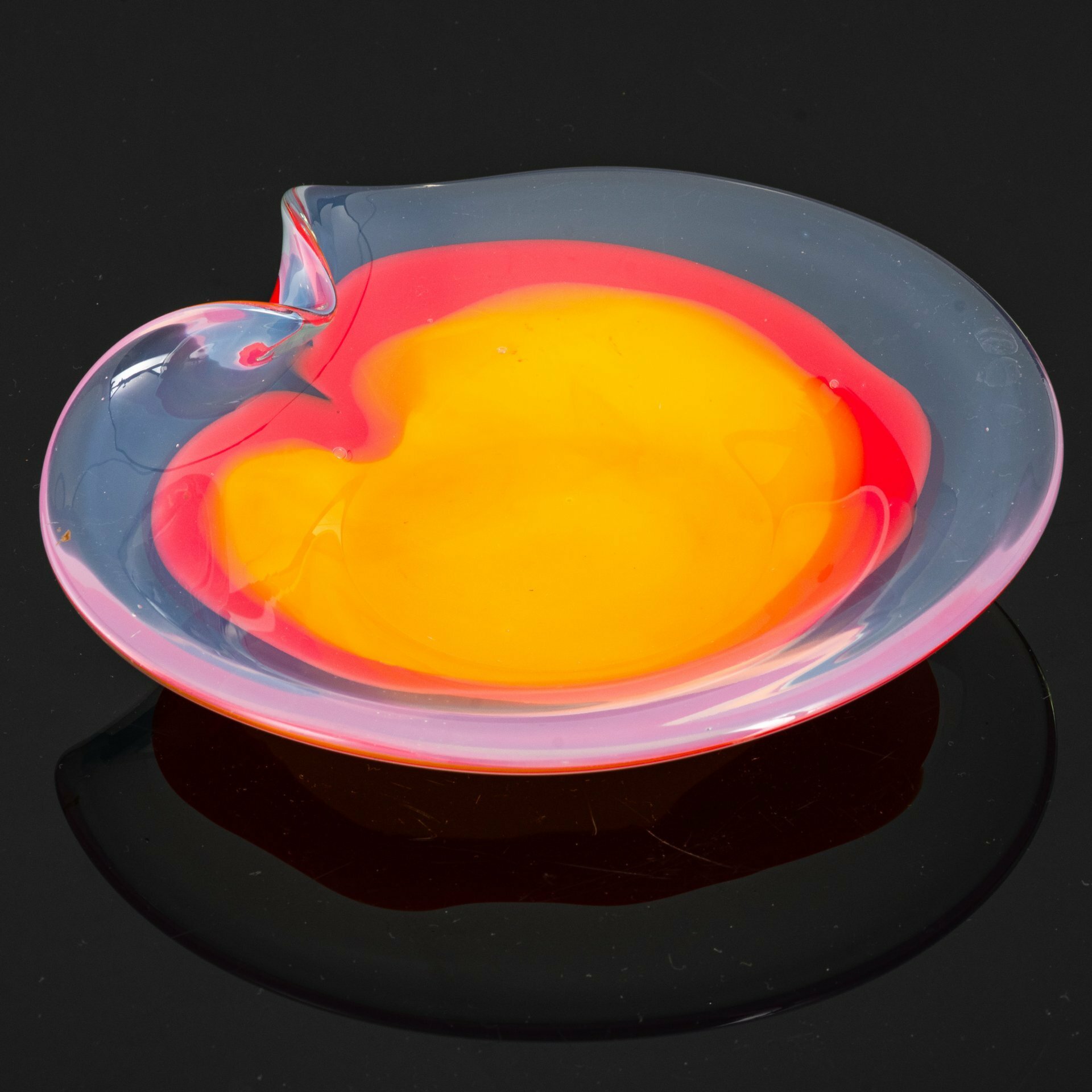 Пепельница, цветное стекло, гутная техника, СССР, 1960-1970 гг.