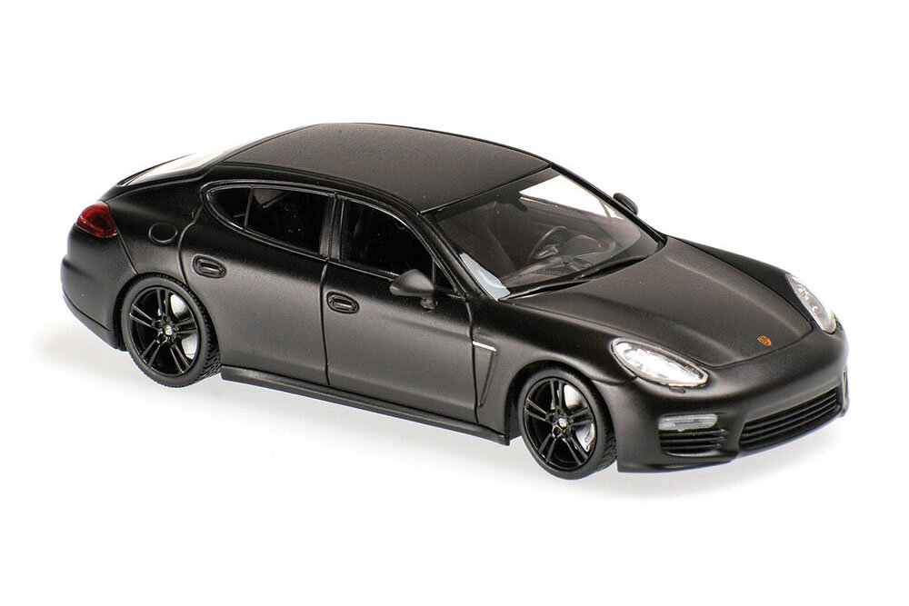 Модель коллекционная MAXICHAMPS Porsche panamera turbo s 2013 / порше панамера матовый черный