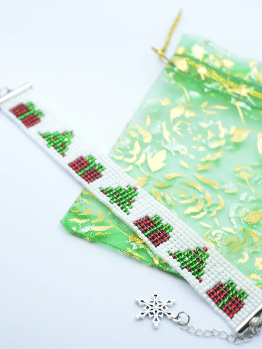 Плетеный браслет