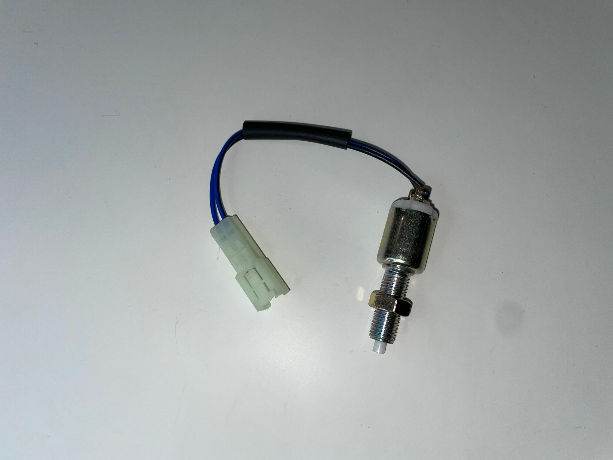 Датчик стоп-сигнала Geely MK [1.5 16V 5MT седан] 3720100001