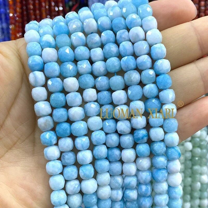Бусины кубические халцедон, 7-8 мм, lake blue white