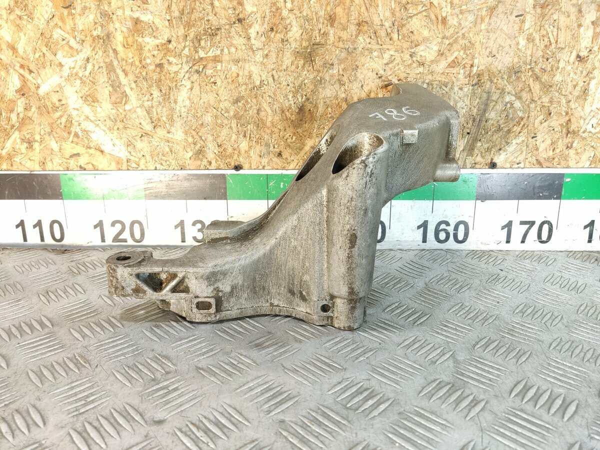 Кронштейн двигателя SAAB 9-5 1998-2002 4899852