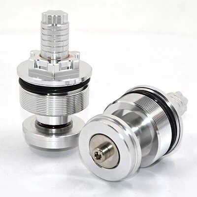 Алюминиевая вилка с ЧПУ для мотоцикла, регулировочные болты предварительной нагрузки, колпачок для Yamaha R3 2015-2018 R25 2013-2018 MT07 MT 07 Серебряный, серебристый