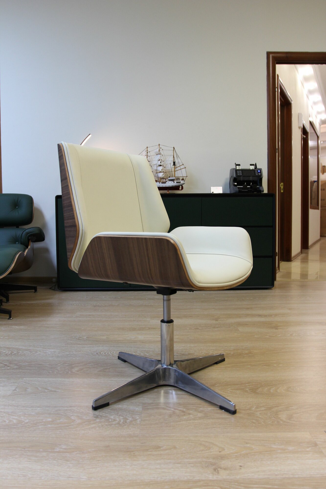 Кресло Shark Patio short. Белый