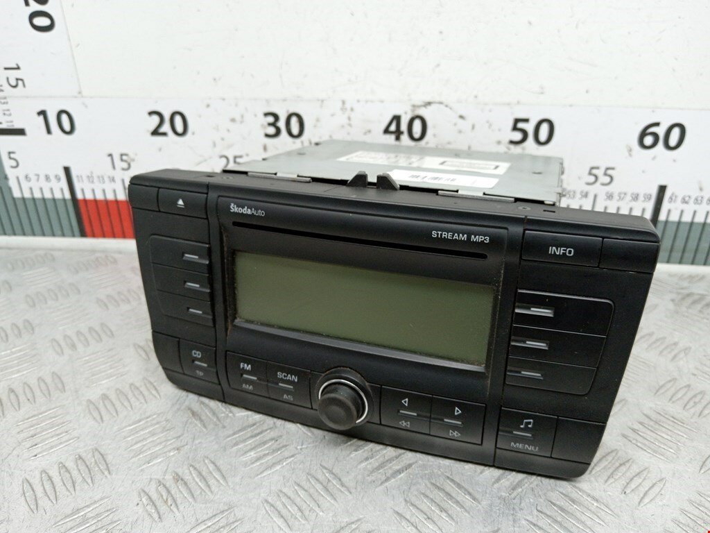 Магнитола Skoda Octavia 1Z 1Z0035161C арт. 2180052