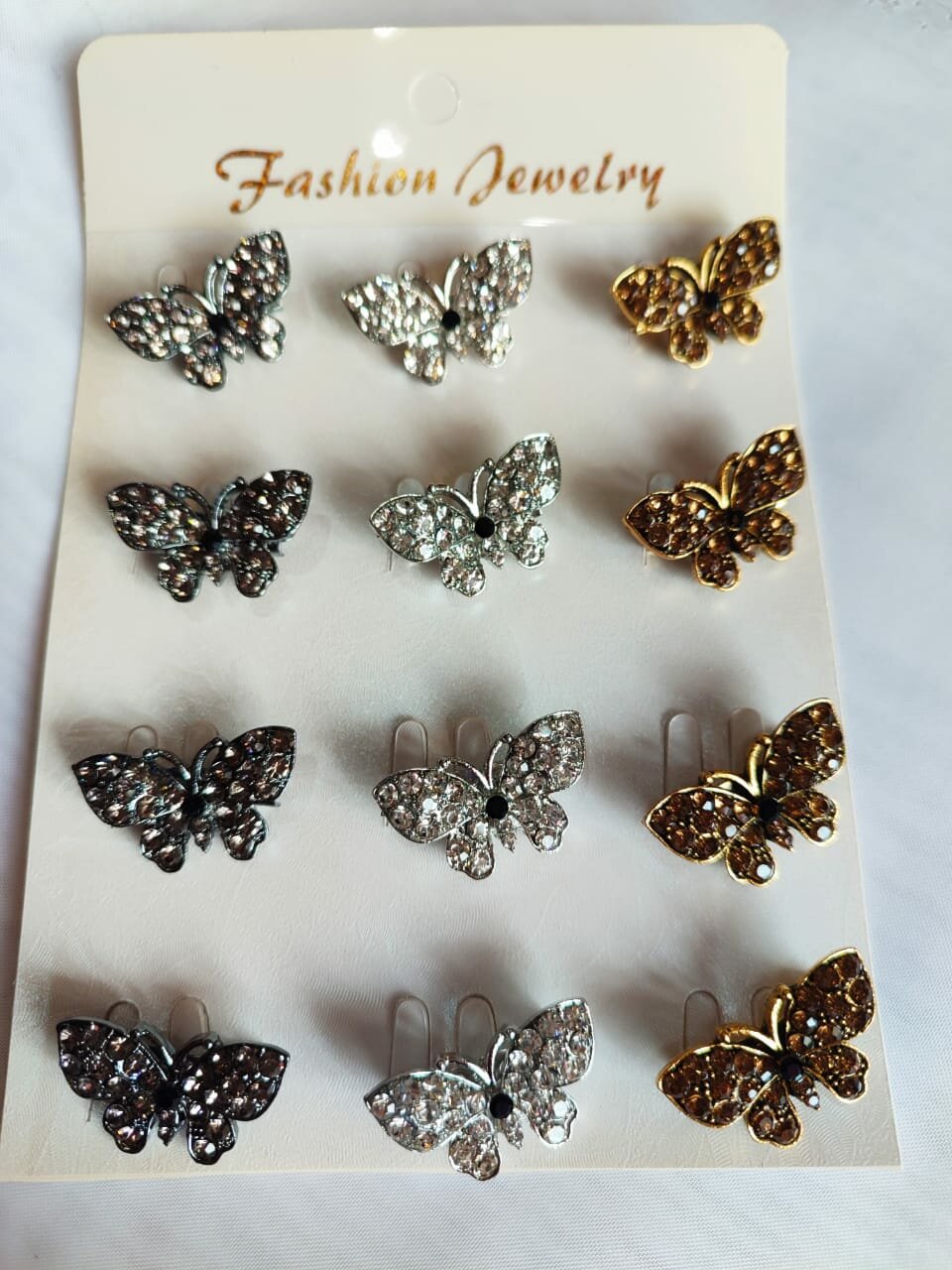 Брошь, стразы