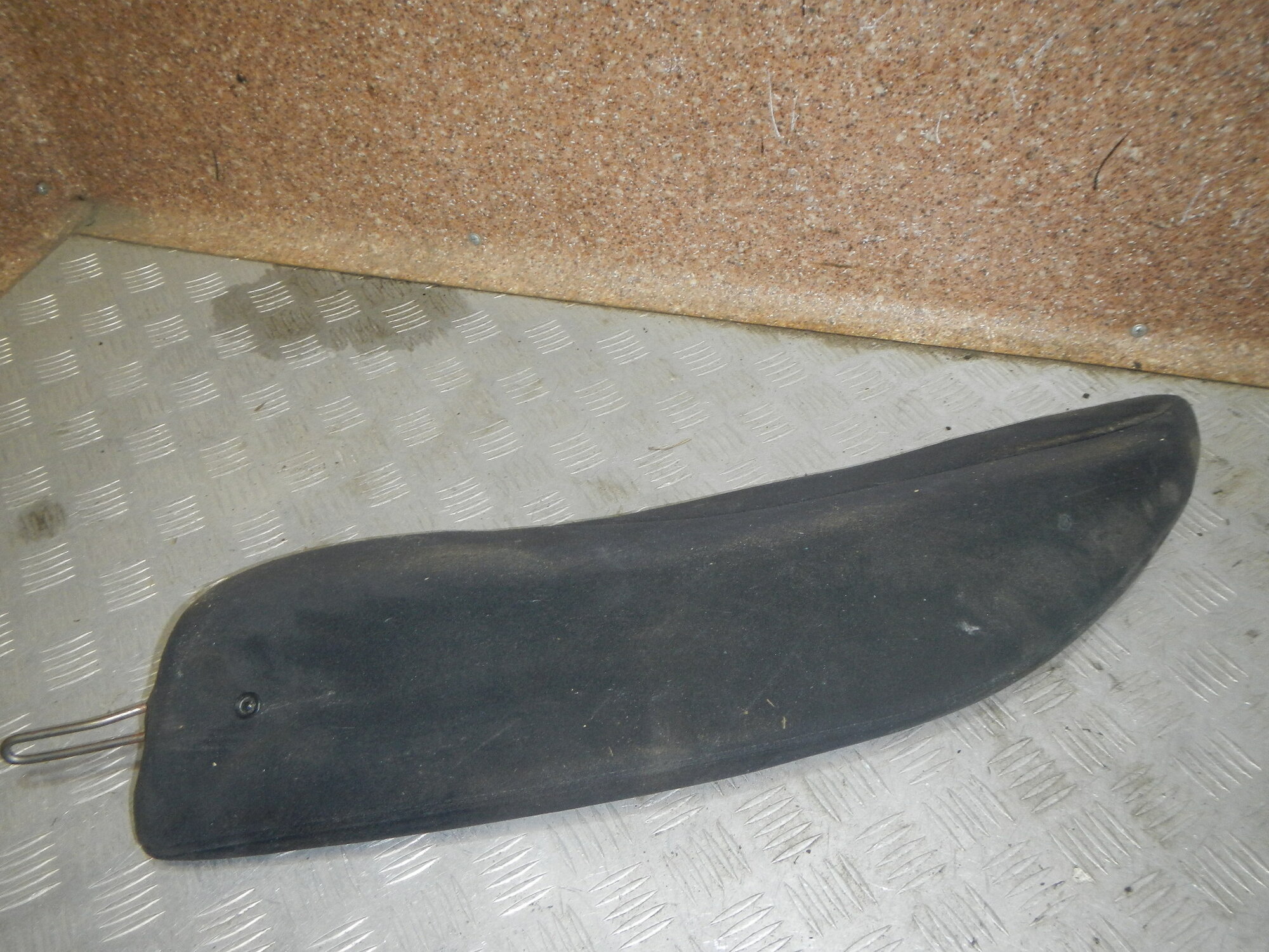 Б/У Спинка сиденья, Nissan (Ниссан)-TIIDA (C11) (07-) NISSAN TIIDA (C11) (07-) боковая, левая, хетч Грязная. 515549 NISSA...