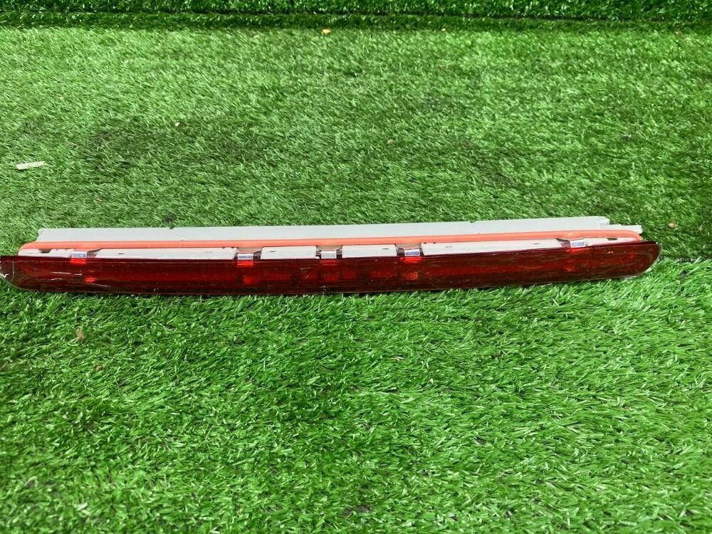 Задний стоп сигнал Audi A4 B7 8E avant 7027 8E9945097B