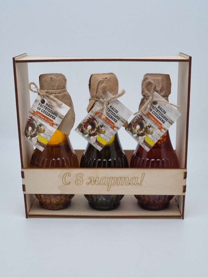 Масло подсолнечное со специями ассорти с 8 марта 750мл (коробка фанера)