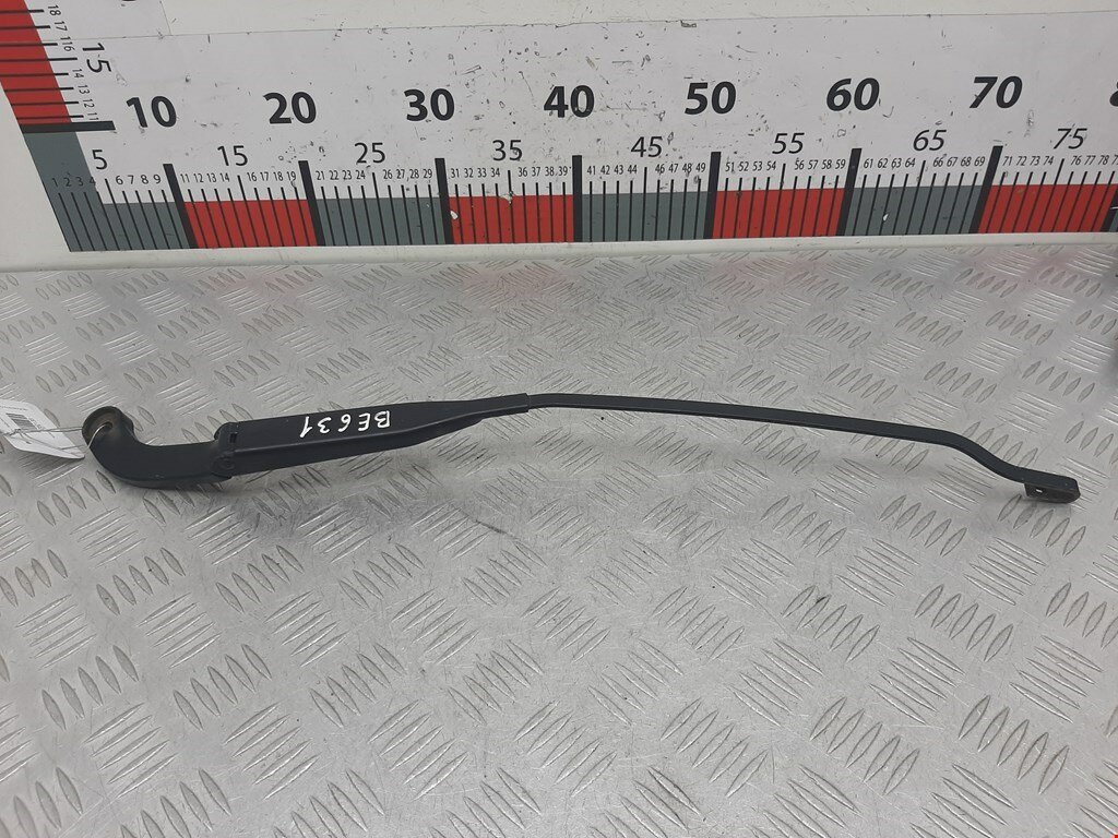 Поводок стеклоочистителя передний правый Audi Coupe(Cabriolet B4) 893955407D арт. 2082135