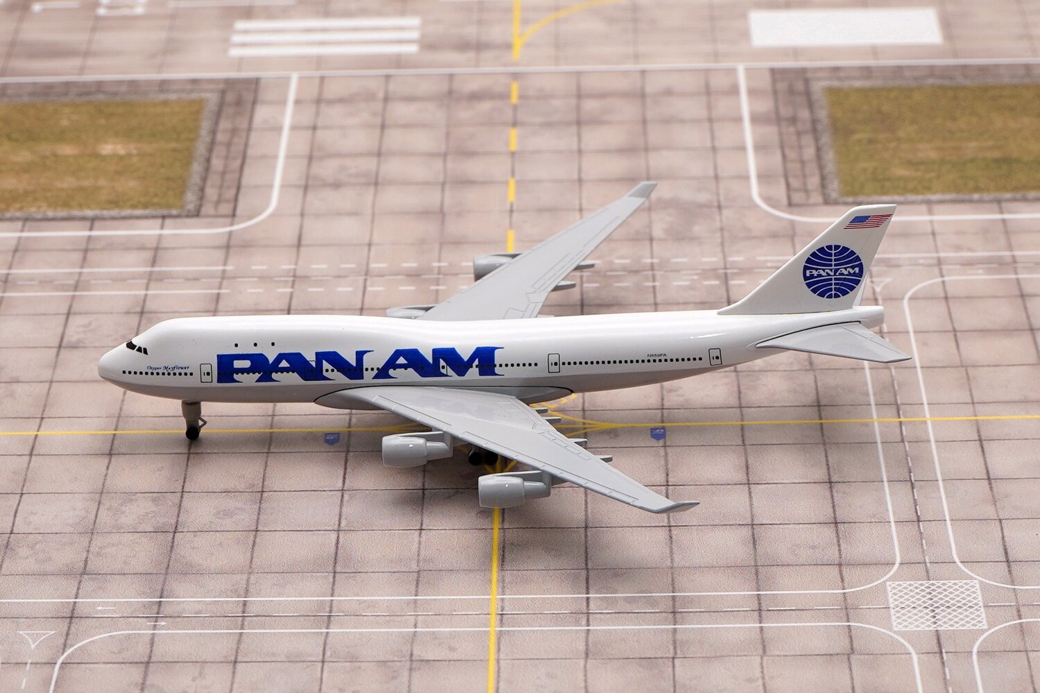 Модель самолёта Боинг 747 Pan American, металл.