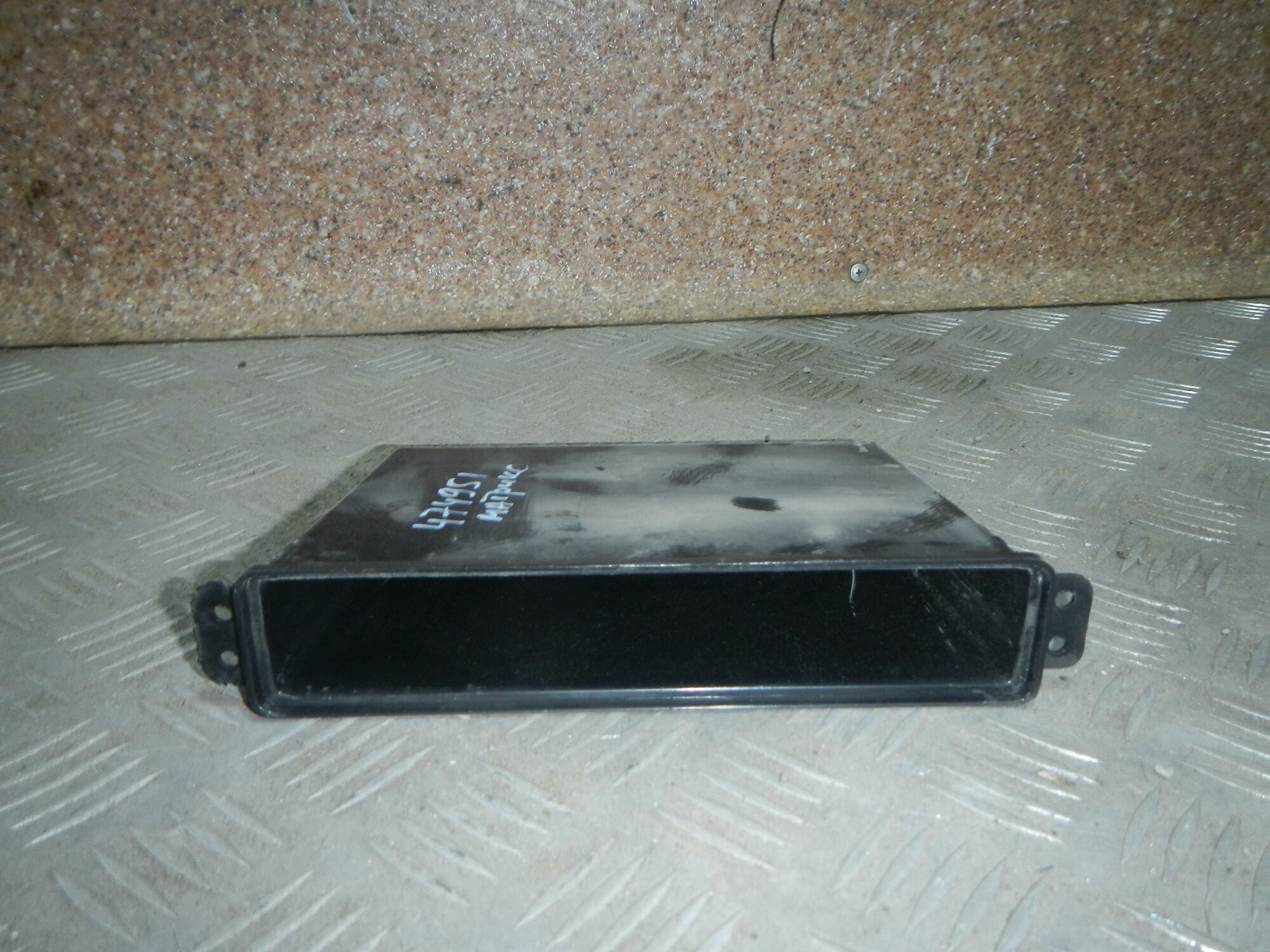 Б/У Ящик передний консоли, Hyundai (Хендэ)-MATRIX (08-11) HYUNDAI MATRIX (08-11) Без повреждений. 474951 Hyundai-KIA арт...