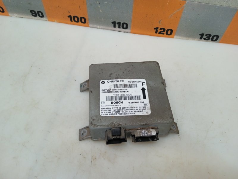 Б/У блок SRS, аир баг, Додж Караван 3 Блок управления AIR BAG Dodge Caravan 1999 3 332476 CHRYSLER арт. 04686256