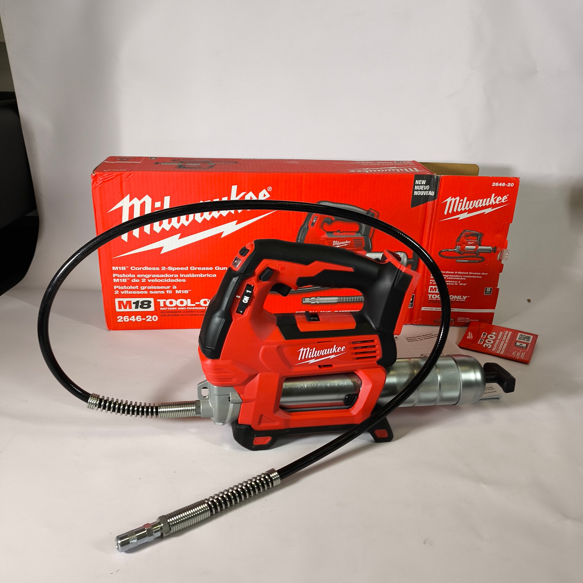 2-х скоростной смазочный шприц 2646-20 milwaukee M18™, о акб, 6,8 атмосфер