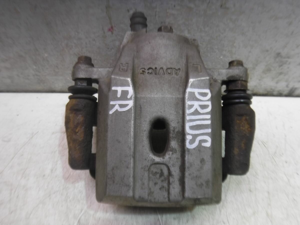 Суппорт тормозной передний правый Toyota Prius I рестайлинг (2000—2003) 4773012490