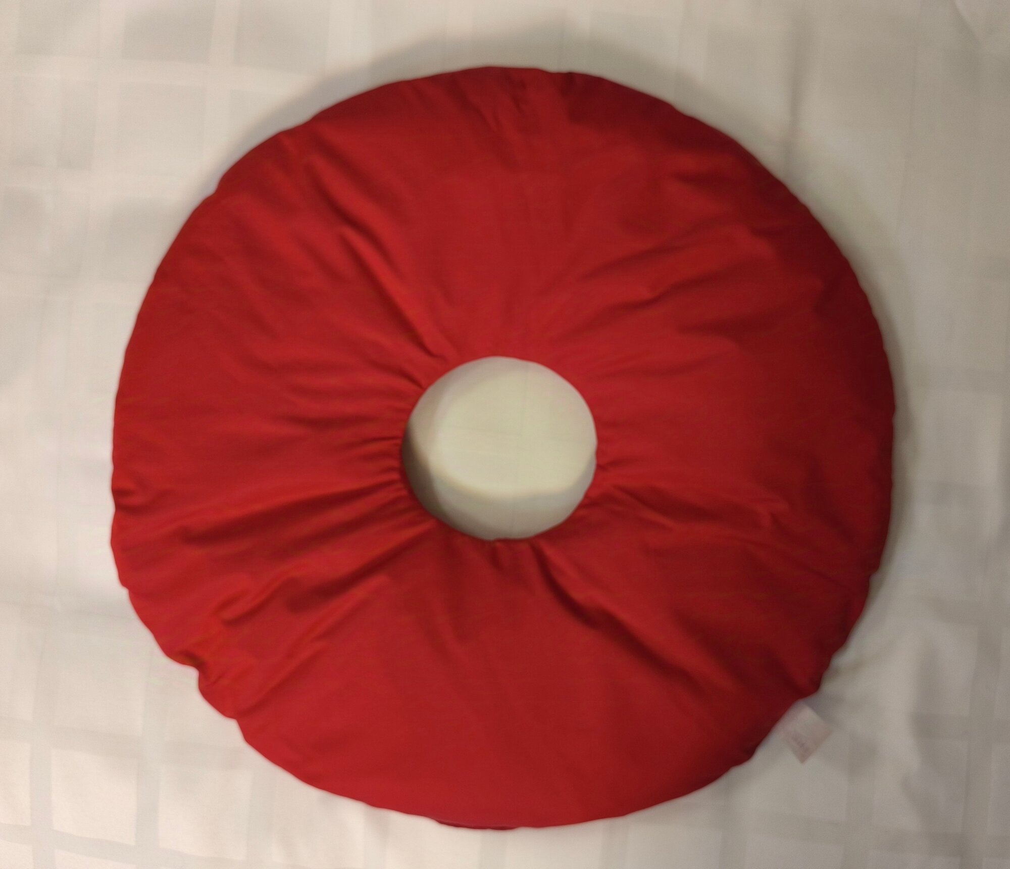 Подушка Кольцо с микросферами, эффект памяти, многофункциональная, для улучшения кровообращения, 48х48 см