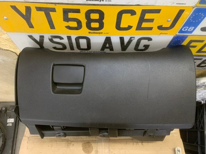 Бардачок Opel Meriva B A14XER 2012 13339619