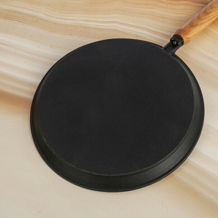 Сковорода блинная Камская посуда 24 см, с деревянной ручкой